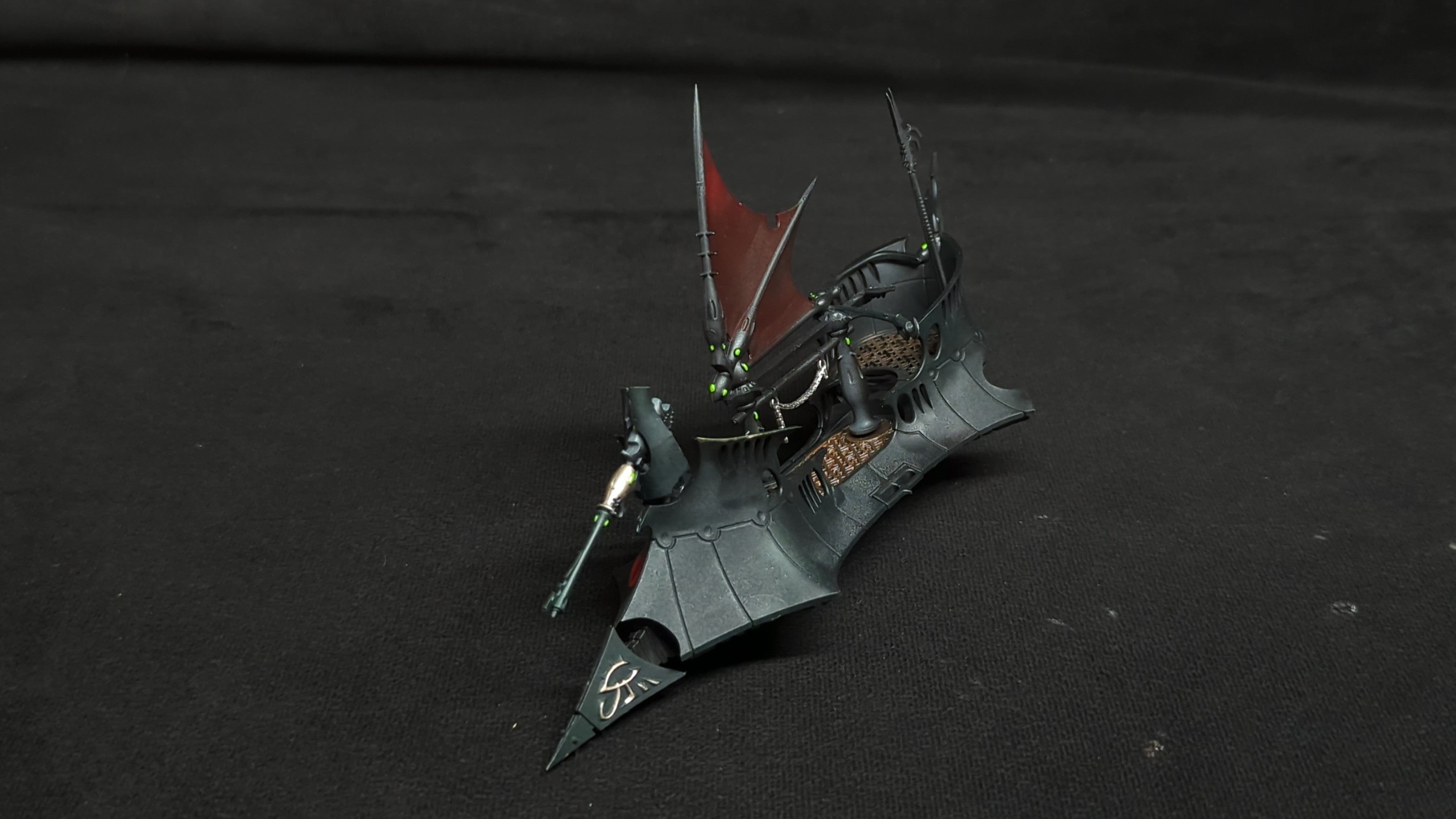 Warhammer 40k Drukhari Raider x1 Painted