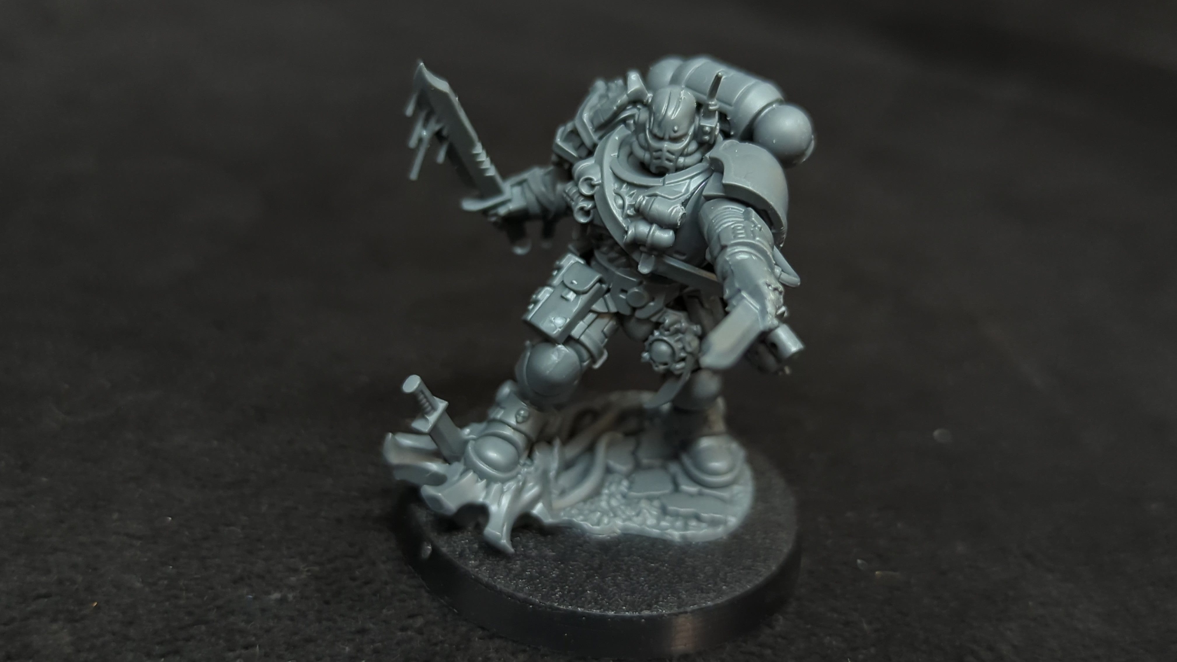 Warhammer 40k Space Marines Lieutenant with combi-weapon x1